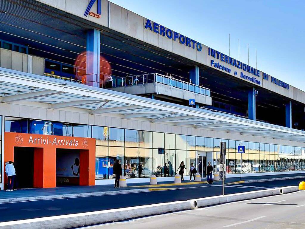 Flughafen Auf Sizilien